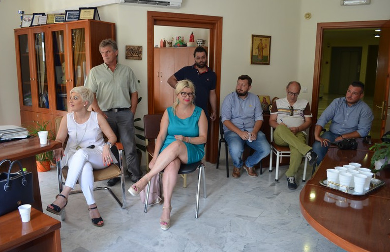 ΣΥΝΑΝΤΗΣΗ ΤΗΣ ΔΗΜΑΡΧΟΥ ΣΚΥΔΡΑΣ ΚΑΤΕΡΙΝΑΣ ΙΓΝΑΤΙΑΔΟΥ ΜΕ ΚΛΙΜΑΚΙΟ ΤΟΥ ΚΙΝ ...