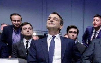 O κ. ΜΗΤΣΟΤΑΚΗΣ ΝΑ ΜΗΝ ΚΟΙΤΑΕΙ ΤΟ ΕΙΔΩΛΟ ΤΟΥ ΣΤΟΝ ΚΑΘΡΕΦΤΗ | TASTV.gr ...