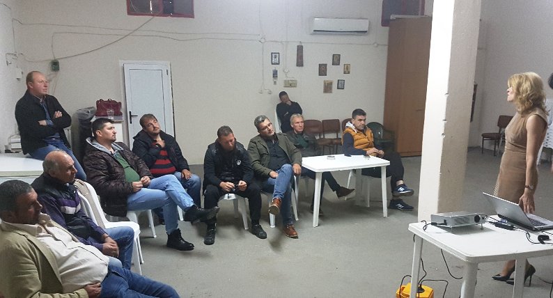 ΜΕ ΑΓΡΟΤΕΣ ΤΟΥ ΣΤΑΥΡΟΔΡΟΜΙΟΥ ΣΥΝΑΝΤΗΘΗΚΕ Η ΘΕΟΔΩΡΑ ΤΖΑΚΡΗ | TASTV.gr ...