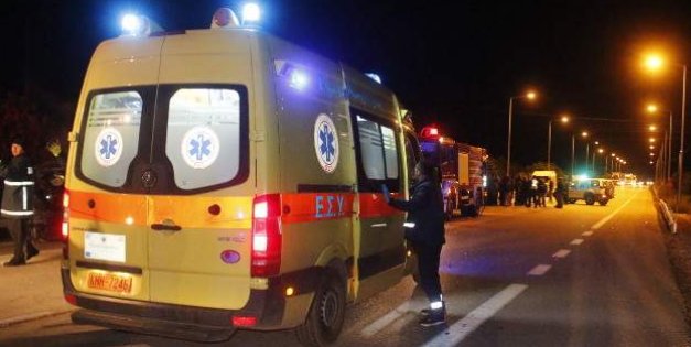 ΝΕΚΡΟΣ 82ΧΡΟΝΟΣ ΟΔΗΓΟΣ ΜΕΤΑ ΑΠΟ ΣΥΓΚΡΟΥΣΗ ΙΧ ΜΕ ΛΕΩΦΟΡΕΙΟ | TASTV.gr ...