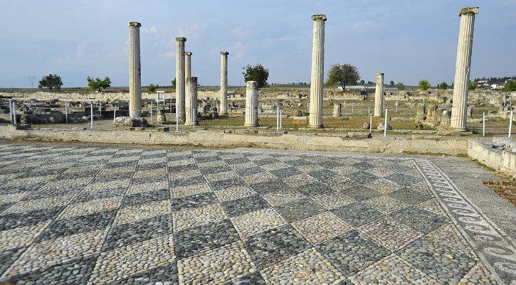 Η ΜΕΛΑΓΧΟΛΙΑ ΤΩΝ ΕΛΑΧΙΣΤΩΝ ΤΟΥΡΙΣΤΩΝ ΣΤΟΝ ΑΡΧΑΙΟΛΟΓΙΚΟ ΜΟΥΣΕΙΟ ΤΗΣ ...