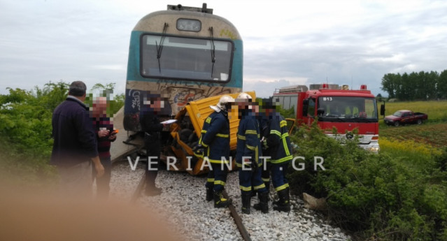 ΤΡΟΧΑΙΟ ΜΕ ΔΥΟ ΝΕΚΡΟΥΣ ΣΕ ΑΦΥΛΑΚΤΗ ΔΙΑΒΑΣΗ – ΤΡΕΝΟ ΠΑΡΕΣΥΡΕ Ι.Χ ...