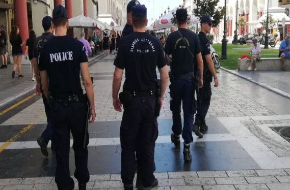 ΞΕΚΙΝΗΣΑΝ ΤΙΣ ΠΕΖΕΣ ΠΕΡΙΠΟΛΙΕΣ ΑΣΤΥΝΟΜΙΚΩΝ ΣΕ ΚΕΝΤΡΙΚΑ ΣΗΜΕΙΑ | TASTV ...