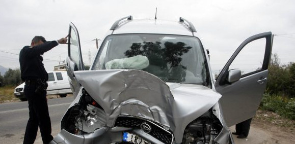 ΣΤΗΝ ΞΙΦΙΑΝΗ ΠΕΛΛΑΣ ΝΕΚΡΗ 7ΧΡΟΝΗ ΣΕ ΤΡΟΧΑΙΟ - ΣΟΒΑΡΑ ΤΡΑΥΜΑΤΙΣΜΕΝΗ Η ...