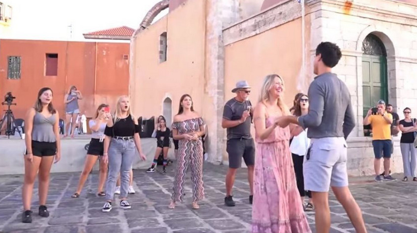 «ΕΠΙΚΗ» ΠΡΟΤΑΣΗ ΓΑΜΟΥ ΣΤΟ ΕΝΕΤΙΚΟ ΛΙΜΑΝΙ (ΒΙΝΤΕΟ) | TASTV.gr | Τα νέα ...
