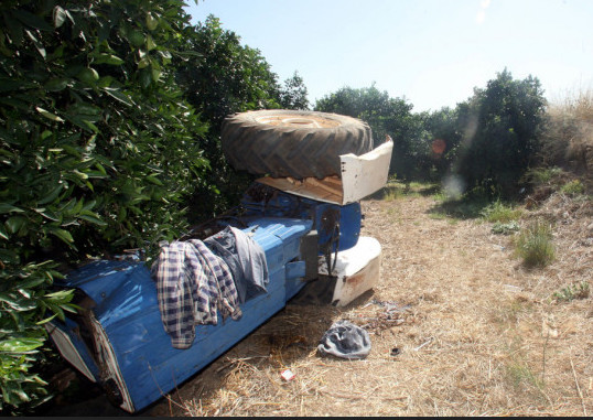 AΓΡΟΤΗΣ ΕΠΕΣΕ ΣΕ ΓΚΡΕΜΟ ΜΕ ΤΟ ΤΡΑΚΤΕΡ- ΑΝΑΣΥΡΘΗΚΕ ΝΕΚΡΟΣ | TASTV.gr ...