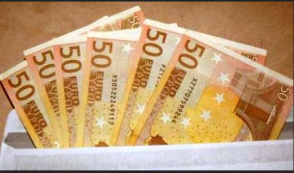 ΜΕΙΩΝΕΤΑΙ ΣΤΑ 300 ΕΥΡΩ ΤΟ ΟΡΙΟ ΤΩΝ ΣΥΝΑΛΛΑΓΩΝ ΜΕ ΜΕΤΡΗΤΑ | TASTV.gr ...