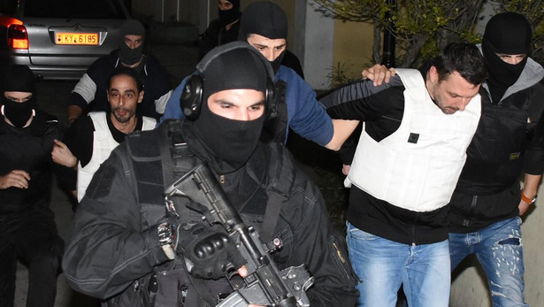 ΣΤΟΝ ΕΙΣΑΓΓΕΛΕΑ ΟΙ ΤΡΟΜΟΚΡΑΤΕΣ - ΔΕΙΤΕ ΤΟ ΒΙΝΤΕΟ ΜΕ ΤΗ ΜΕΤΑΓΩΓΗ | TASTV ...
