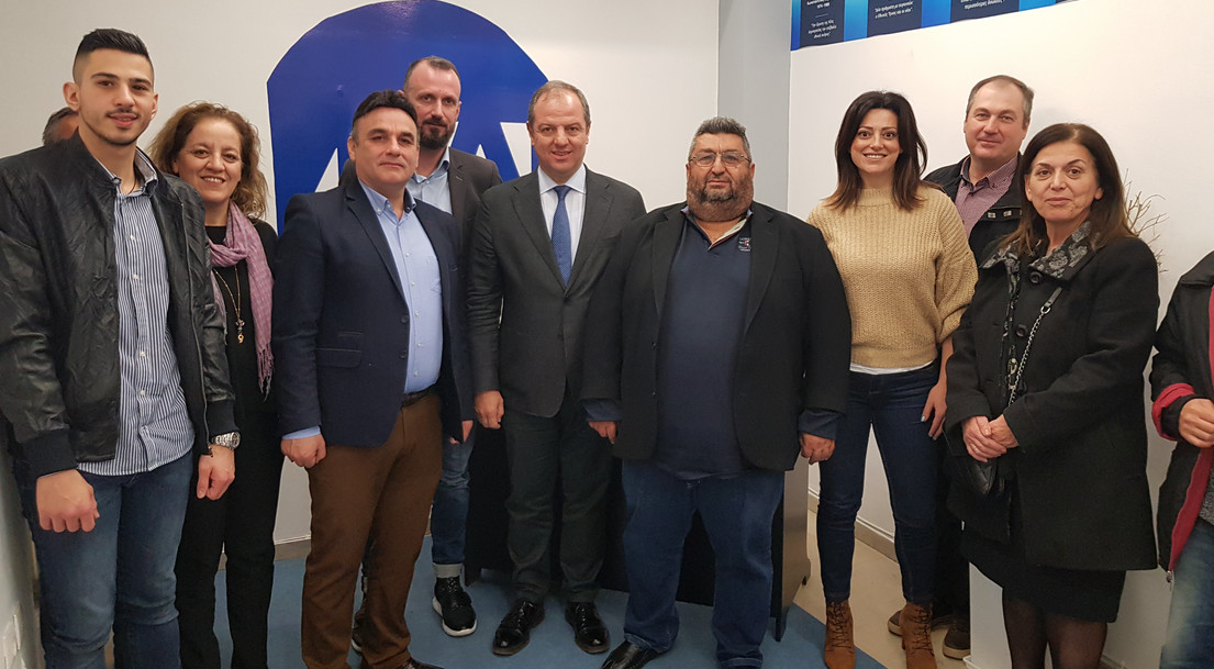 Ο ΒΟΥΛΕΥΤΗΣ Κ. ΣΤΑΜΕΝΙΤΗΣ ΔΙΟΝΥΣΙΟΣ ΣΤΑ ΓΡΑΦΕΙΑ ΤΗΣ ΔΗΜ.Τ.Ο. ΠΕΛΛΑΣ ΣΤΑ ...