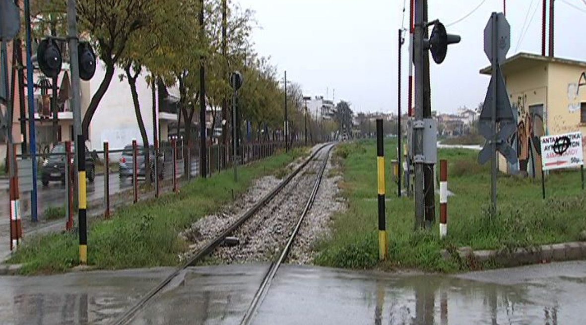 30ΧΡΟΝΟΣ ΑΝΔΡΑΣ ΔΙΑΜΕΛΙΣΤΗΚΕ - ΕΠΕΣΕ ΠΑΝΩ ΣΤΙΣ ΓΡΑΜΜΕΣ ΤΟΥ ΤΡΑΙΝΟΥ ΣΤΗΝ ...