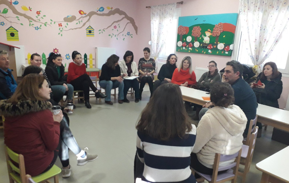 EΔΕΣΣΑ : ΟΛΟΚΛΗΡΩΣΗ ΣΕΜΙΝΑΡΙΟΥ «ΠΩΣ ΜΠΟΡΩ ΝΑ ΒΟΗΘΗΣΩ ΤΟ ΠΑΙΔΙ ΜΟΥ ΝΑ ...