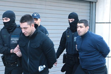 ΔΟΛΟΦΟΝΙΑ ΤΟΠΑΛΟΥΔΗ: «Ο ΕΝΑΣ ΤΗΝ ΚΡΑΤΑΓΕ ΚΑΙ Ο ΑΛΛΟΣ ΤΗΝ ΧΤΥΠΑΓΕ ΜΕ ΤΟ ...