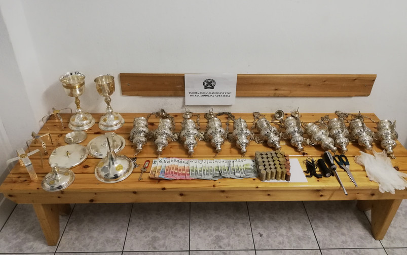 ΣΥΝΕΛΗΦΘΗ Ο ΔΡΑΣΤΗΣ ΠΟΥ ΕΚΛΕΨΕ ΔΙΚΣΟΠΟΤΗΡΑ ΧΡΗΜΑΤΑ ΚΑΙ ΚΑΝΤΗΛΙΑ ΑΠΟ ...