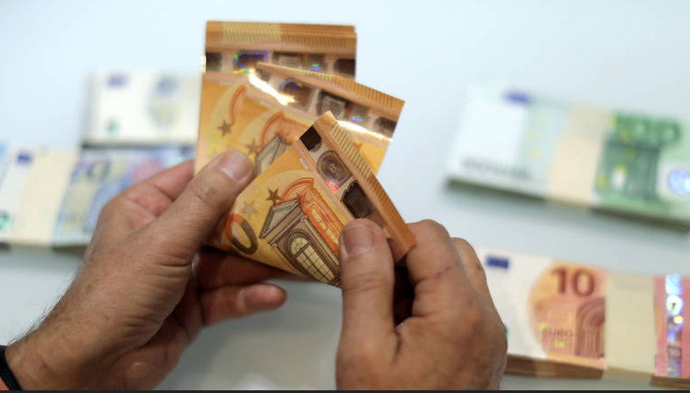 ΠΟΣΟ ΑΥΞΑΝΟΝΤΑΙ ΜΙΣΘΟΙ ΚΑΙ ΣΥΝΤΑΞΕΙΣ ΑΠΟ ΤΟ ΝΕΟ ΕΤΟΣ | TASTV.gr | Τα ...