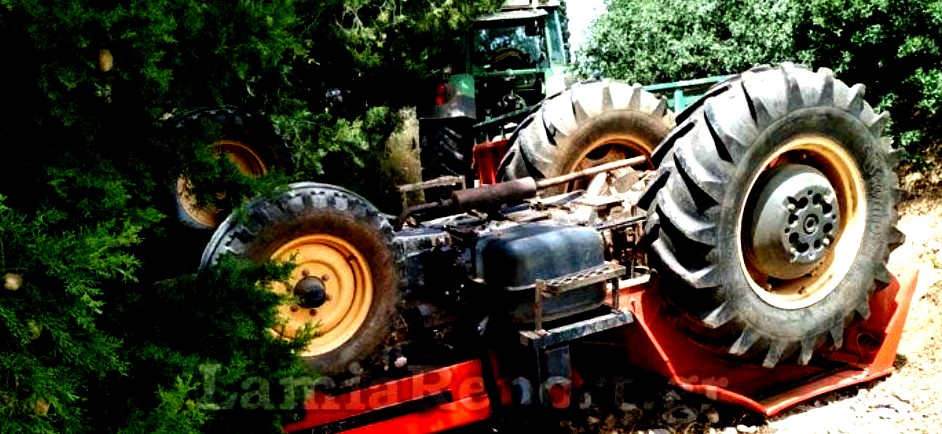 ΝΕΚΡΟΣ 46ΧΡΟΝΟΣ ΑΓΡΟΤΗΣ ΤΟΝ ΠΛΆΚΩΣΕ ΤΟ ΤΡΑΚΤΕΡ | TASTV.gr | Τα νέα της ...