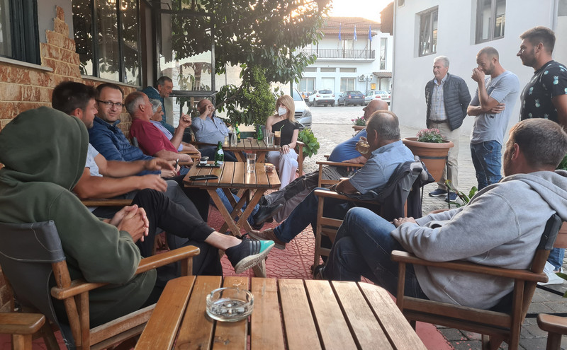 ΕΠΙΣΚΕΨΕΙΣ ΘΕΟΔΩΡΑΣ ΤΖΑΚΡΗ ΣΤΙΣ ΠΕΡΙΟΧΕΣ ΠΟΥ ΕΠΛΗΓΗΣΑΝ ΑΠΟ ΧΑΛΑΖΙ [ΦΩΤΟ ...