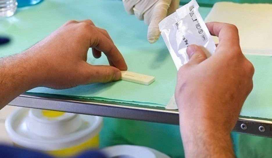 ΔΩΡΕΑΝ ΔΙΑΝΟΜΗ SELF TEST ΣΕ ΜΑΘΗΤΕΣ ΚΑΙ ΕΚΠΑΙΔΕΥΤΙΚΟΥΣ ΑΠΟ ΤΑ ΦΑΡΜΑΚΕΙΑ ...