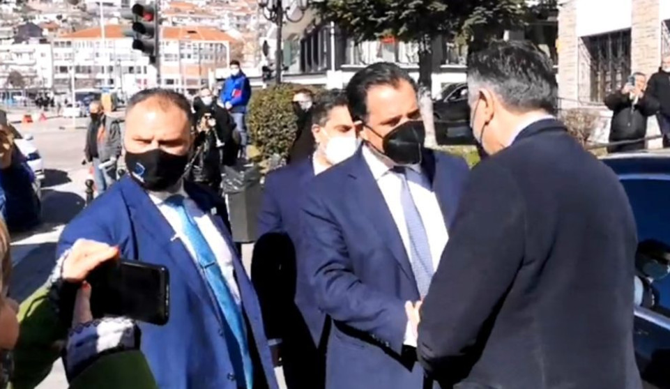 ΚΑΣΤΟΡΙΑ: ΣΦΟΔΡΕΣ ΑΠΟΔΟΚΙΜΑΣΙΕΣ ΚΑΤΑ ΤΟΥ ΆΔΩΝΗ ΣΤΟ ΠΡΟΠΥΡΓΙΟ ΤΗΣ ΝΕΑΣ ...
