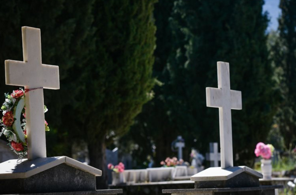 ΜΑΚΑΒΡΙΟ ΛΑΘΟΣ ΣΤΗΝ ΠΤΟΛΕΜΑΪΔΑ: «ΔΕΝ ΘΑΨΑΜΕ ΤΟΝ ΠΑΤΕΡΑ ΜΟΥ, ΑΛΛΑ ΤΟ ...