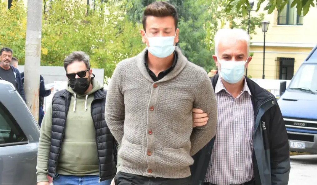 Ο ΠΡΟΠΟΝΗΤΗΣ ΤΟΥ ΤΕΝΙΣ ΠΟΥ ΑΣΕΛΓΟΥΣΕ ΣΕ ΑΝΗΛΙΚΕΣ ΑΘΛΗΤΡΙΕΣ ΕΓΡΑΦΕ ΣΕ ...