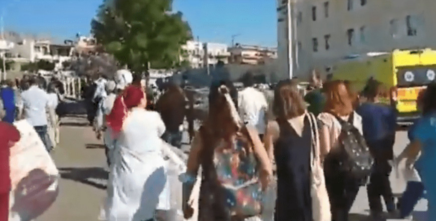 ΟΡΓΙΣΜΕΝΟΙ ΥΓΕΙΟΝΟΜΙΚΟΙ ΓΙΟΥΧΑΡΑΝ ΤΟΝ ΠΛΕΥΡΗ (VIDEO) | TASTV.gr | Τα ...