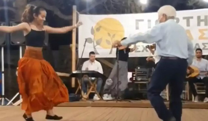 VIRAL 89ΧΡΟΝΟΣ ΠΟΥ ΧΟΡΕΥΕΙ ΜΑΖΙ ΜΕ ΤΗΝ ΕΓΓΟΝΗ ΤΟΥ [ΒΙΝΤΕΟ] | TASTV.gr ...