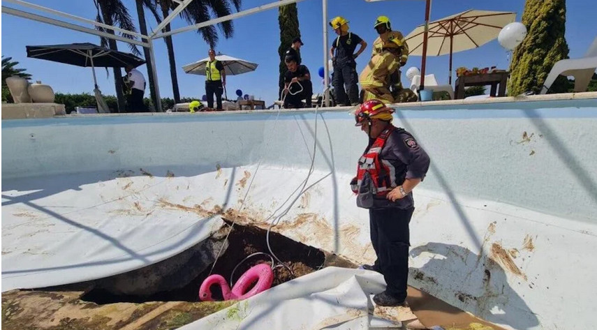 ΆΝΔΡΑΣ ΠΝΙΓΗΚΕ ΟΤΑΝ ΤΟΝ ΡΟΥΦΗΞΕ Η ΚΑΤΑΒΟΘΡΑ ΣΕ ΠΙΣΙΝΑ (ΒΙΝΤΕΟ) | TASTV ...