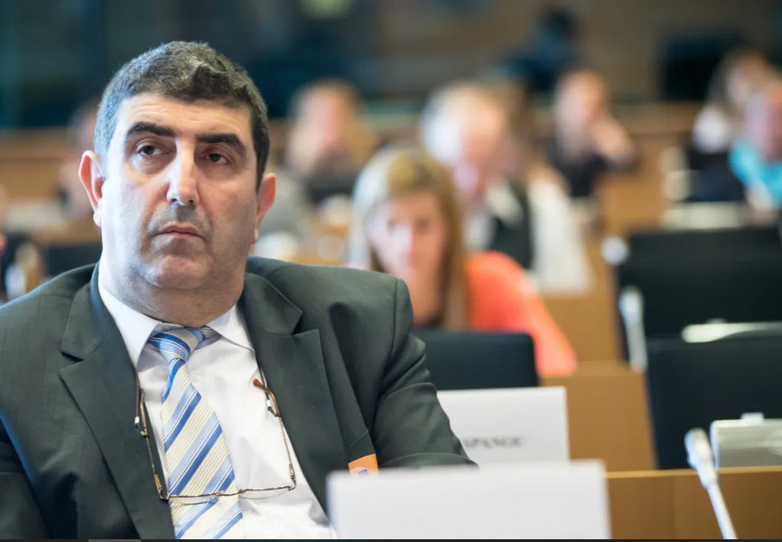 Γ. ΠΑΠΑΠΡΟΔΡΟΜΟΥ: ΠΑΡΑΜΟΝΕΥΟΥΝ ΟΙ ΧΑΚΕΡ- ΝΑ ΓΙΝΟΥΝ “ΕΞΥΠΝΟΤΕΡΟΙ” ΟΙ ...