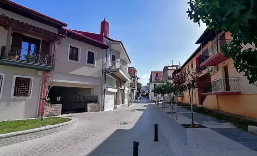 ΈΣΚΑΒΑΝ ΣΤΟ ΣΠΙΤΙ ΤΟΥΣ ΓΙΑ ΝΑ ΒΡΟΥΝΕ ΤΟΝ ΘΗΣΑΥΡΟ ΤΟΥ… ΑΛΗ ΠΑΣΑ ΚΑΙ ...