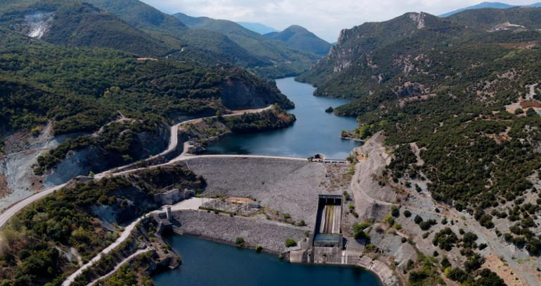 ΒΕΡΟΙΑ: Η ΜΗΤΕΡΑ ΠΕΤΑΞΕ ΤΟ 11 ΜΗΝΩΝ ΚΟΡΙΤΣΑΚΙ ΤΗΣ ΣΤΟ ΦΡΑΓΜΑ ΑΛΙΑΚΜΟΝΑ ...