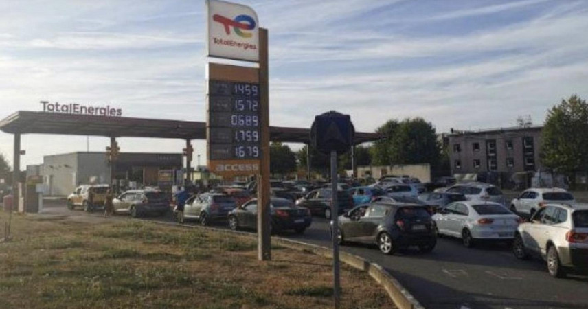 ΒΕΝΖΙΝΑΔΙΚΟ ΕΒΑΛΕ ΠΕΤΡΕΛΑΙΟ ΑΝΤΙ ΓΙΑ ΒΕΝΖΙΝΗ ΣΕ ΕΚΑΤΟΝΤΑΔΕΣ ΟΔΗΓΟΥΣ –ΤΟ ...