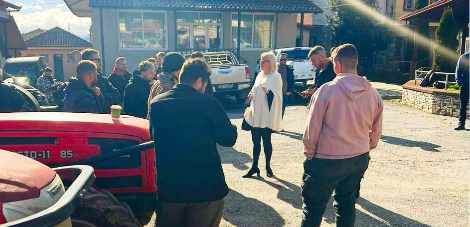 ΚΙΚΗ ΠΑΠΑΔΑΚΗ ΥΠΟΨ.ΒΟΥΛΕΥΤΗΣ ΠΑΣΟΚ ΠΕΛΛΑΣ : ΔΙΠΛΑ ΣΤΟΥΣ ΑΓΡΟΤΕΣ ΚΑΙ ...