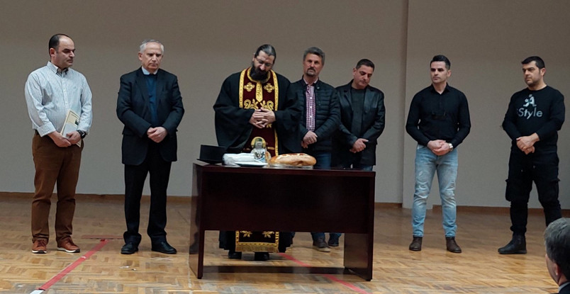 ΕΔΕΣΣΑ: ΚΟΠΗ ΠΙΤΑΣ- ΒΡΑΒΕΥΣΗ ΤΡΙΤΕΚΝΩΝ ΜΗΤΕΡΩΝ ΠΑΙΔΙΚΗ ΓΙΟΡΤΗ | TASTV ...