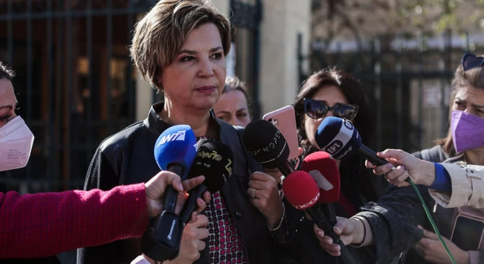 ΈΣΠΑΣΑΝ ΤΟ ΑΥΤΟΚΙΝΗΤΟ ΤΗΣ ΓΕΡΟΒΑΣΙΛΗ - ΤΡΑΥΜΑΤΙΣΤΗΚΕ Ο ΑΣΤΥΝΟΜΙΚΟΣ ΤΗΣ ...