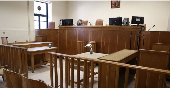 ΠΑΤΕΡΑΣ ΧΤΥΠΗΣΕ ΤΟΝ 11ΧΡΟΝΟ ΓΙΟ ΤΟΥ ΚΑΙ ΕΚΑΝΕ ΜΗΝΥΣΗ ΣΤΗ ΓΥΝΑΙΚΑ ΠΟΥ ...
