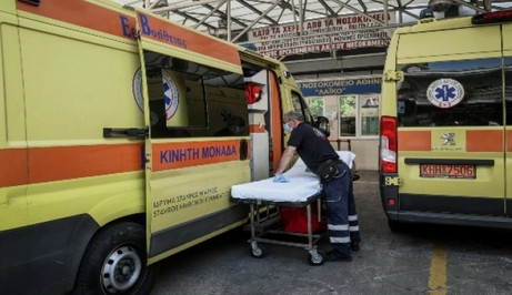 ΘΑΣΟΣ: ΤΟΥΡΙΣΤΡΙΑ ΠΕΘΑΝΕ ΠΕΡΙΜΕΝΟΝΤΑΣ ΤΟ ΜΟΝΑΔΙΚΟ ΑΣΘΕΝΟΦΟΡΟ ΤΟΥ ΝΗΣΙΟΥ ...