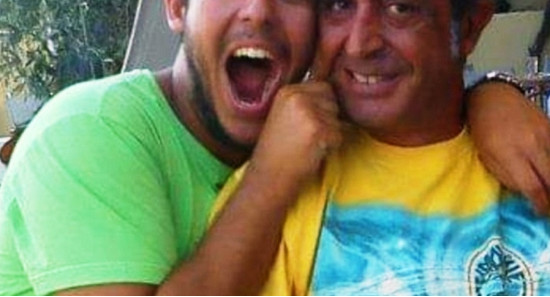 ΟΜΟΦΟΒΙΚΗ ΕΠΙΘΕΣΗ ΣΕ ΥΠΟΨΗΦΙΟ ΔΗΜΟΤΙΚΟ ΣΥΜΒΟΥΛΟ ΓΙΑΤΙ Ο ΓΙΟΣ ΤΟΥ ΕΙΝΑΙ ...
