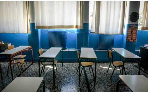 ΓΟΝΕΑΣ ΜΗΝΥΣΕ ΕΚΠΑΙΔΕΥΤΙΚΟΥΣ ΓΙΑΤΙ ΑΠΕΚΛΕΙΣΑΝ ΤΟ ΠΑΙΔΙ ΤΟΥ ΑΠΟ ΣΧΟΛΙΚΗ ...