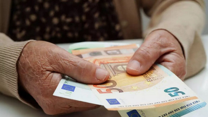 ΣΥΝΤΑΞΕΙΣ 2024: ΠΟΙΟΙ ΘΑ ΠΑΡΟΥΝ ΑΝΑΔΡΟΜΙΚΑ ΕΩΣ 8.640 ΕΥΡΩ | TASTV.gr ...