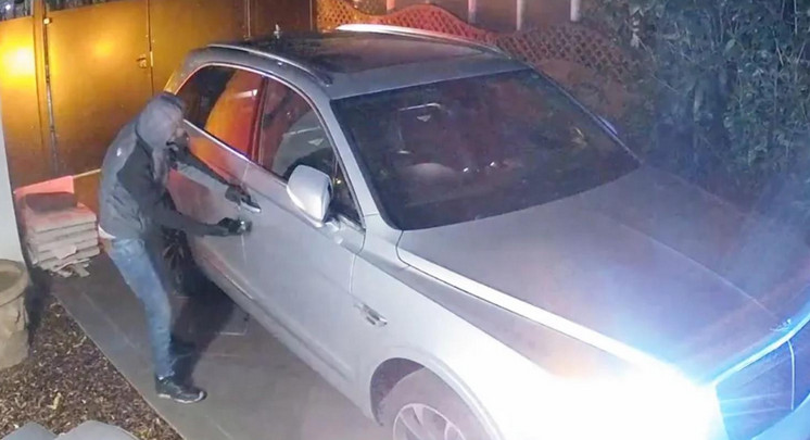 ΤΟ ΝΕΟ ΚΟΛΠΟ ΤΩΝ ΚΛΕΦΤΩΝ -ΈΤΣΙ ΚΛΕΒΟΥΝ ΑΥΤΟΚΙΝΗΤΑ ΜΕΣΑ ΣΕ 1 ΜΟΝΟ ΛΕΠΤΟ ...