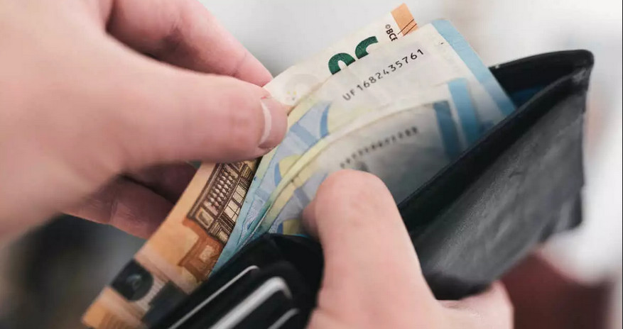 ΔΟΥΛΕΥΟΥΜΕ 175 ΜΕΡΕΣ ΤΟΝ ΧΡΟΝΟ ΓΙΑ ΝΑ ΠΛΗΡΩΣΟΥΜΕ ΦΟΡΟΥΣ! | TASTV.gr ...