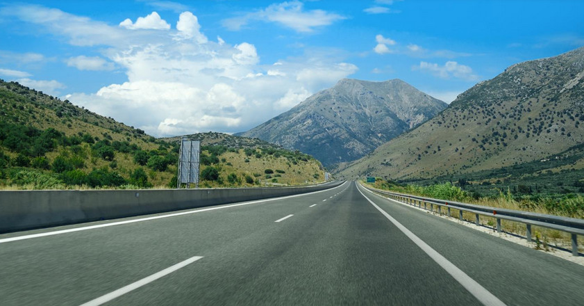 ΔΡΟΜΟΣ ΜΙΑ ΕΥΘΕΙΑ ΣΤΗΝ ΕΛΛΑΔΑ - ΠΟΣΑ ΧΙΛΙΟΜΕΤΡΑ ΕΙΝΑΙ, ΠΟΥ ΒΡΙΣΚΕΤΕ ...