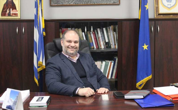 ΣΥΝΕΛΗΦΘΗ Ο ΔΗΜΑΡΧΟΣ ΝΑΟΥΣΑΣ - ΓΙΑΤΙ ΘΕΛΟΥΝ ΝΑ ΤΟΝ ΘΕΣΟΥΝ ΣΕ ΑΡΓΙΑ ...