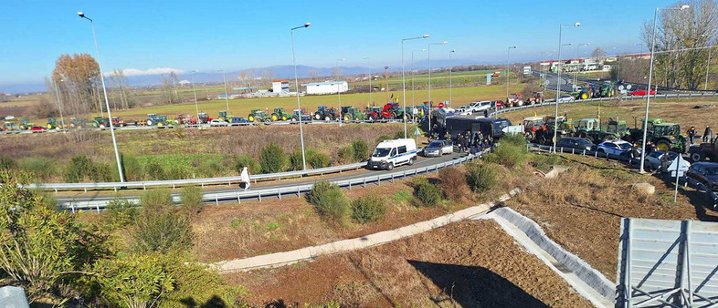 ΣΤΗΝ ΕΘΝΙΚΗ ΟΔΟ ΜΕ ΤΑ ΤΡΑΚΤΕΡ ΟΙ ΑΓΡΟΤΕΣ - ΠΟΙΑ ΕΙΝΑΙ ΤΑ ΑΙΤΗΜΑΤΑ ΤΟΥΣ ...