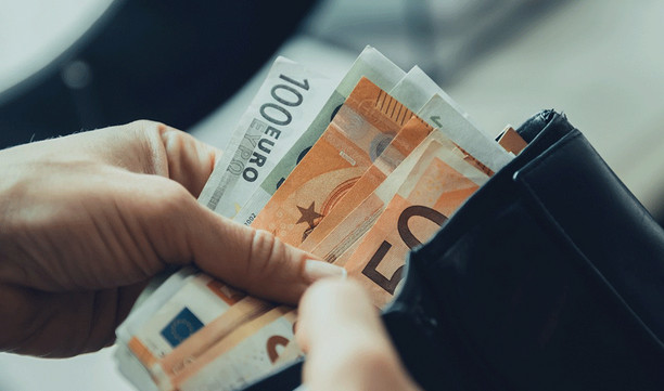 ΑΥΞΗΣΕΙΣ ΣΤΟΥΣ ΚΑΤΩΤΑΤΟΥΣ ΜΙΣΘΟΥΣ ΑΠΟ 1η ΑΠΡΙΛΙΟΥ - ΠΟΙΑ ΕΙΝΑΙ ΤΑ ΠΟΣΑ ...