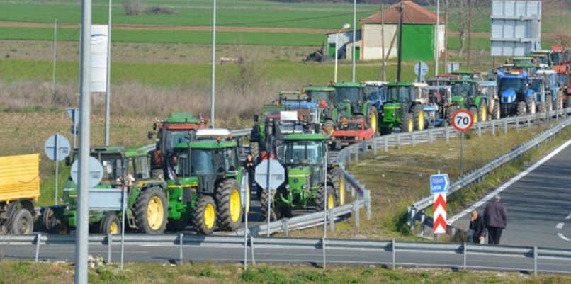 ΟΡΓΗ ΑΓΡΟΤΩΝ ΚΑΙ ΚΤΗΝΟΤΡΟΦΩΝ ΣΤΗΝ ΚΑΡΔΙΤΣΑ – ΆΡΠΑΞΑΝ ΤΑ ΧΡΗΜΑΤΑ ΤΟΥ ...