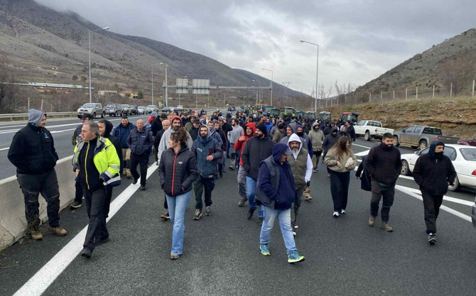 ΟΙ ΑΓΡΟΤΕΣ ΤΗΣ ΚΑΣΤΟΡΙΑΣ ΣΤΟ ΜΠΛΟΚΟ ΤΗΣ ΣΙΑΤΙΣΤΑΣ | TASTV.gr | Τα νέα ...