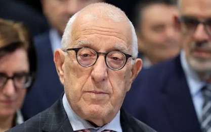 ΝΕΟ ΣΚΑΝΔΑΛΟ ΚΑΚΛΑΜΑΝΗ: ΦΟΡΤΩΝΕΙ ΣΤΟΝ ΕΛΛΗΝΙΚΟ ΛΑΟ ΑΚΟΜΗ ΕΝΑΝ…. | TASTV ...