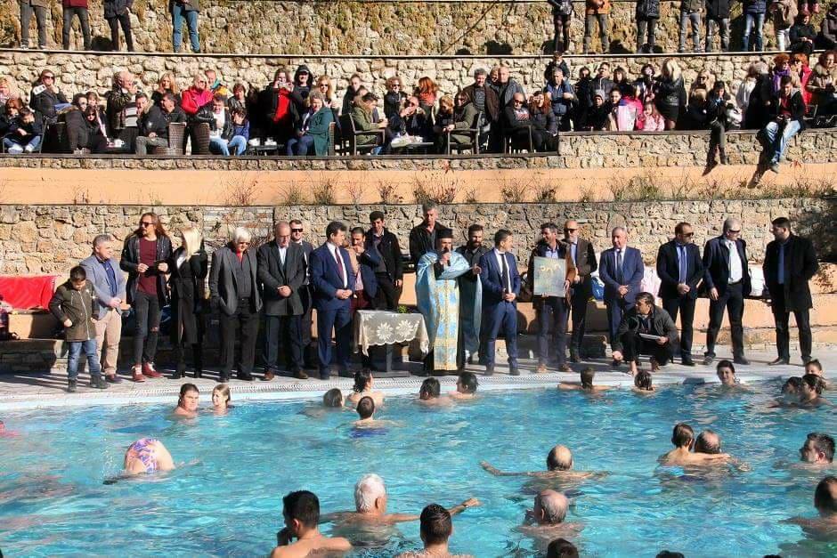 ΘΕΟΦΑΝΕΙΑ ΣΤΑ ΛΟΥΤΡΑ ΠΟΖΑΡ : ΤΑ ΠΙΟ ΖΕΣΤΑ ΠΑΝΕΛΛΑΔΙΚΑ ΘΕΟΦΑΝΕΙΑ (PHOTOS ...
