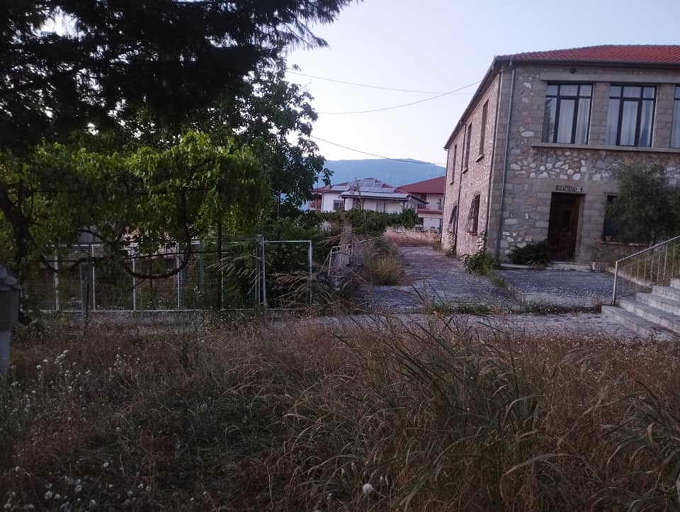 ΔΗΜΟΤΙΚΟ ΣΧΟΛΕΙΟ ΑΡΝΙΣΣΑΣ : ΠΛΗΡΗΣ ΕΓΚΑΤΑΛΛΕΙΨΗ - ΤΡΑΓΙΚΕΣ ΕΙΚΟΝΕΣ ...